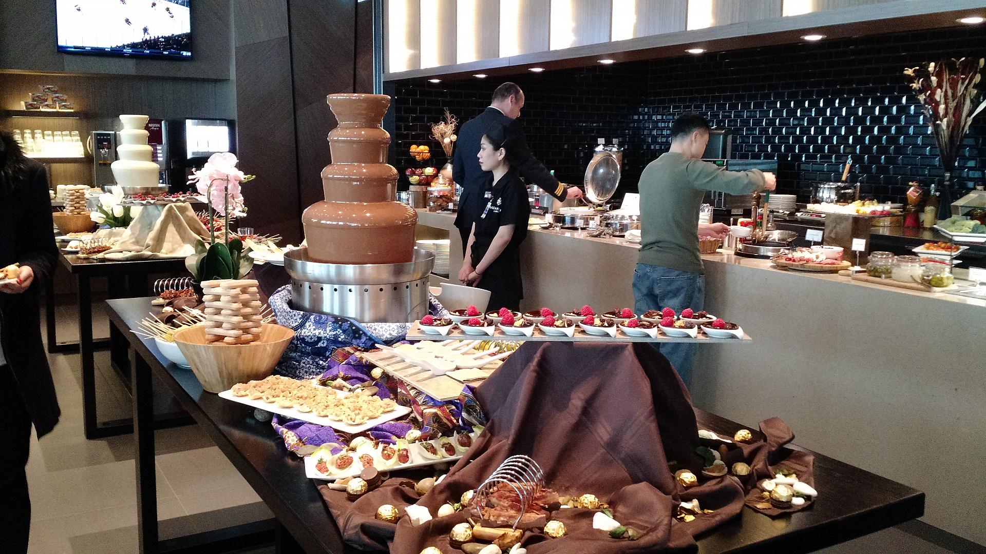 New Plaza Premium Lounge space in YVR • British Columbia Magazine